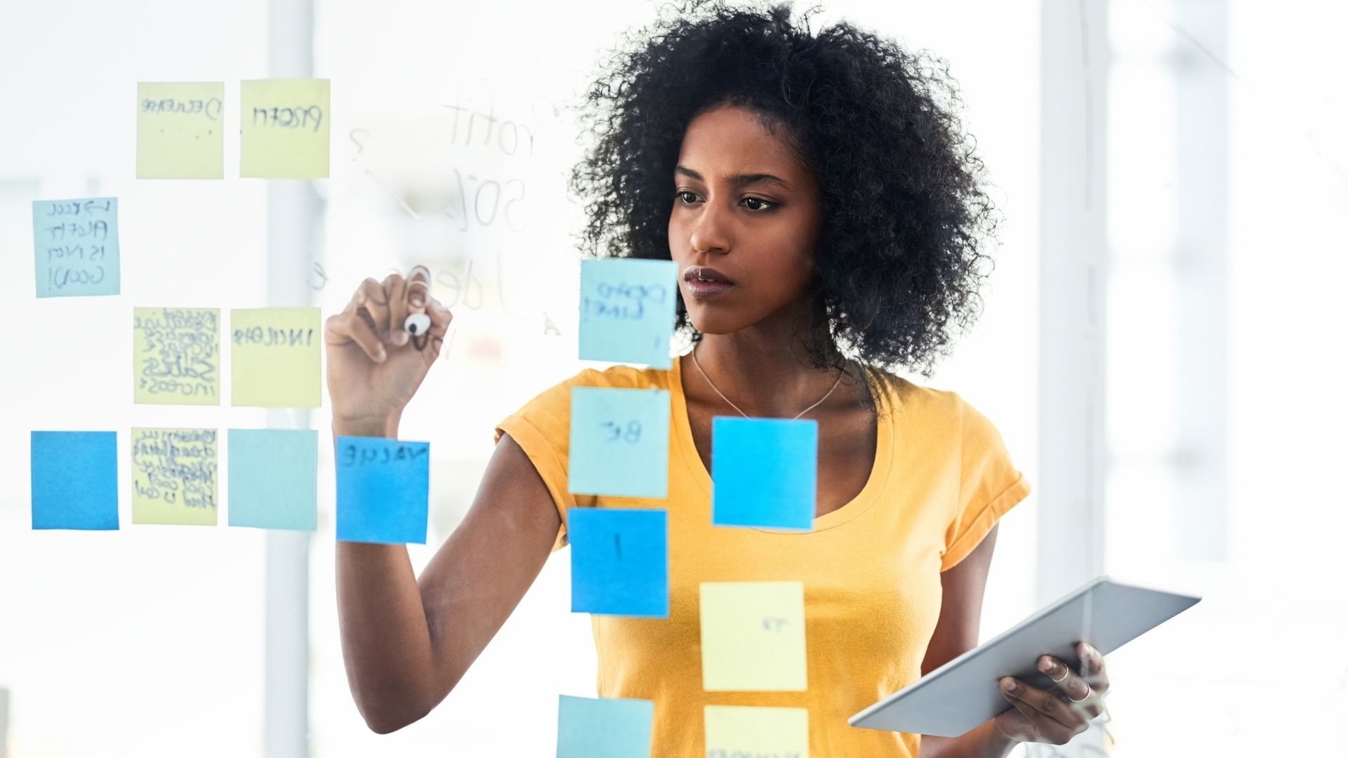 How to Create a Vision Board: A Step-by-Step Guide to Visualize Your ...